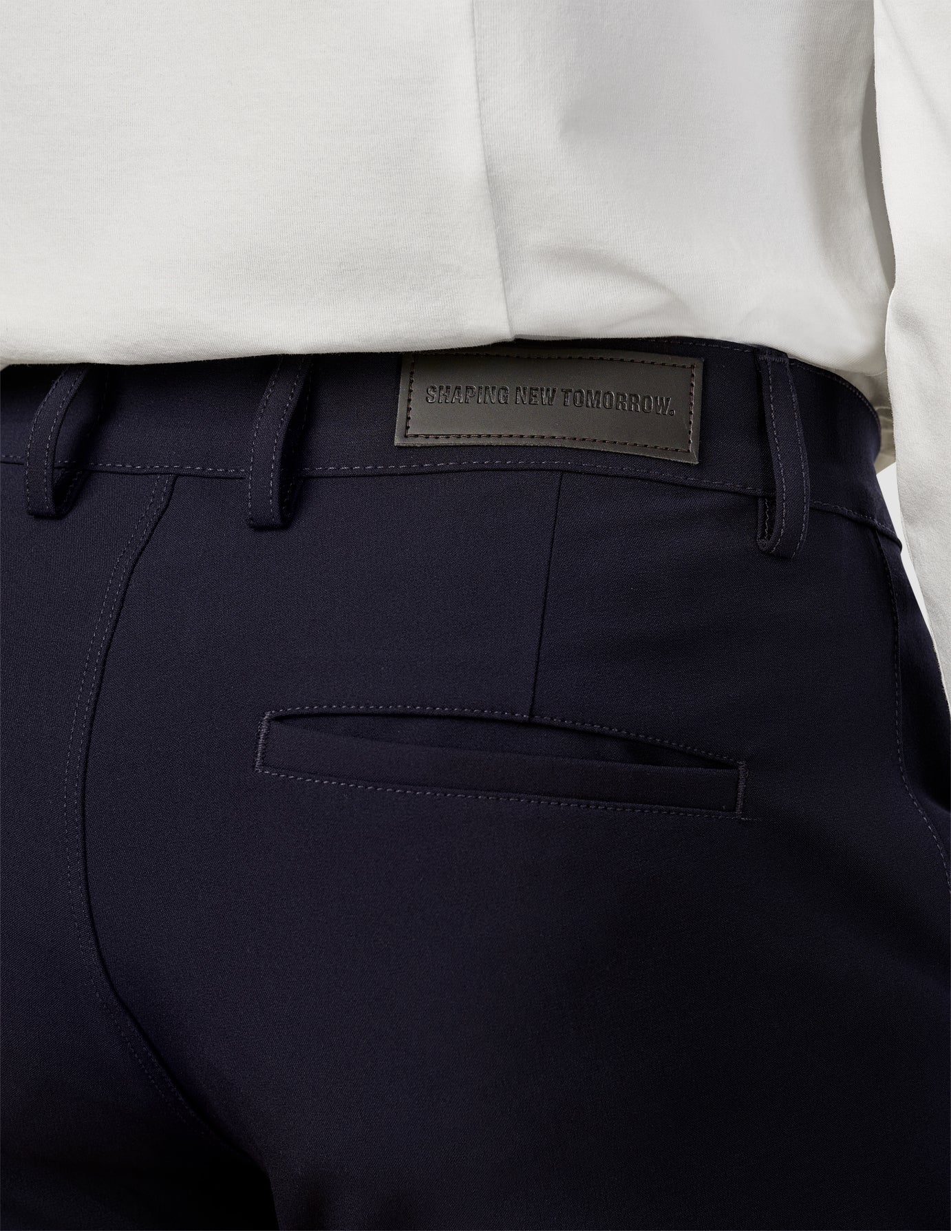 Essential Pants Regular Midnight Blue | SHAPING NEW TOMORROW