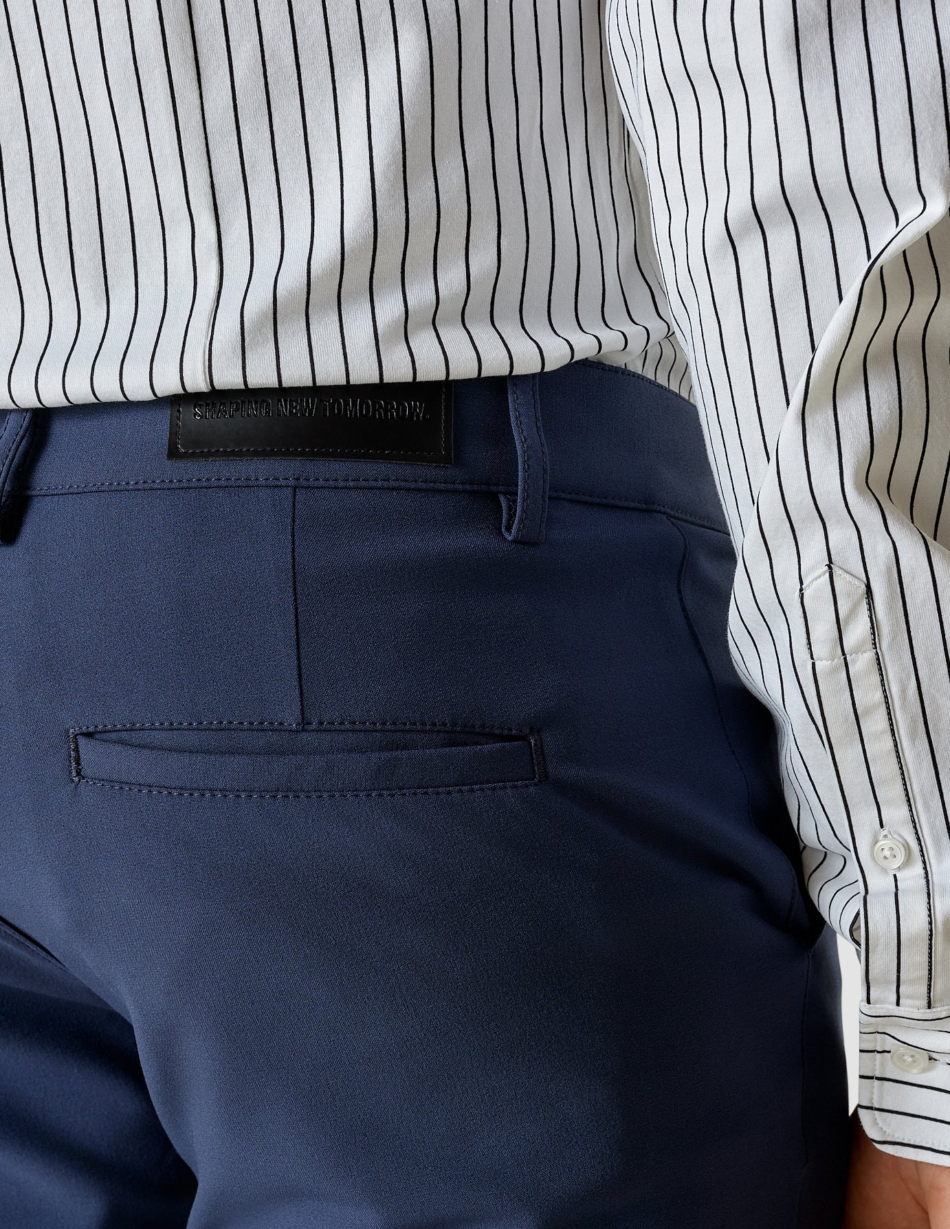 Essential Pants Regular Marine Blue | SHAPING NEW TOMORROW